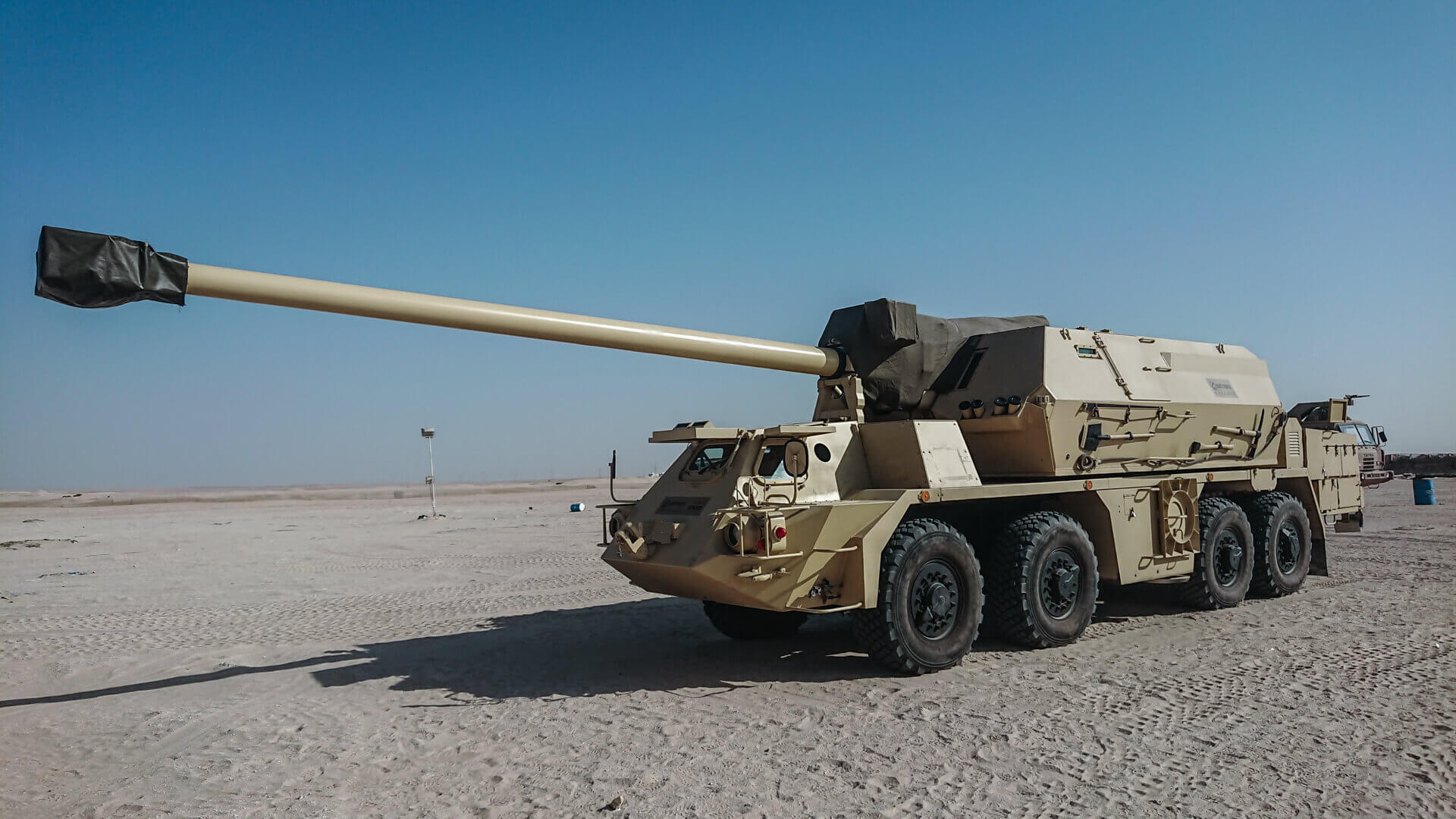 ဆလိုဗက် နိုင်ငံထုတ် ၁၅၅မမ Zuzana 2 ယာဉ်တင် ဟောင်ဝစ်ဇာ – သိပ္ပံ